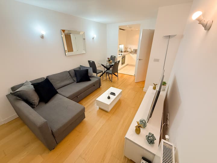 Cozy Beautiful 1 Bed Flat 3 Min Walk To The Tube - Ruislip