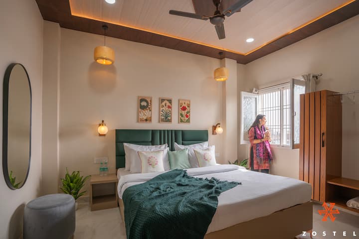 Deluxe Room (With City View) In Varanasi - Varanasi