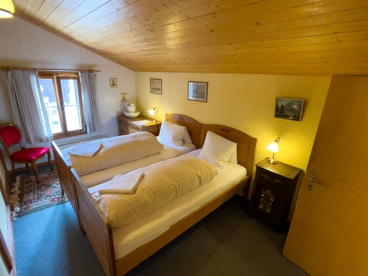 Twin Room With Private Bathroom - Lauterbrunnen