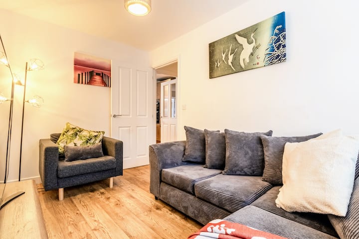 Near Reading West Station | Contractors & Families - Henley-on-Thames