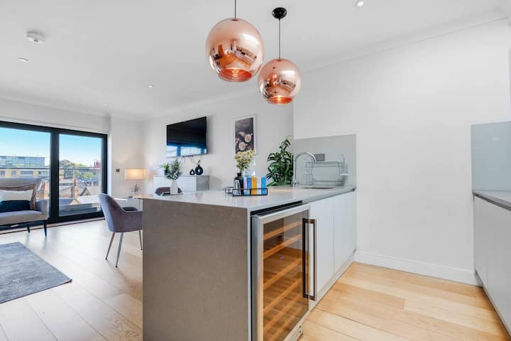 Stylish Huge Flat With Ensuite - Kew & Richmond - Brentford