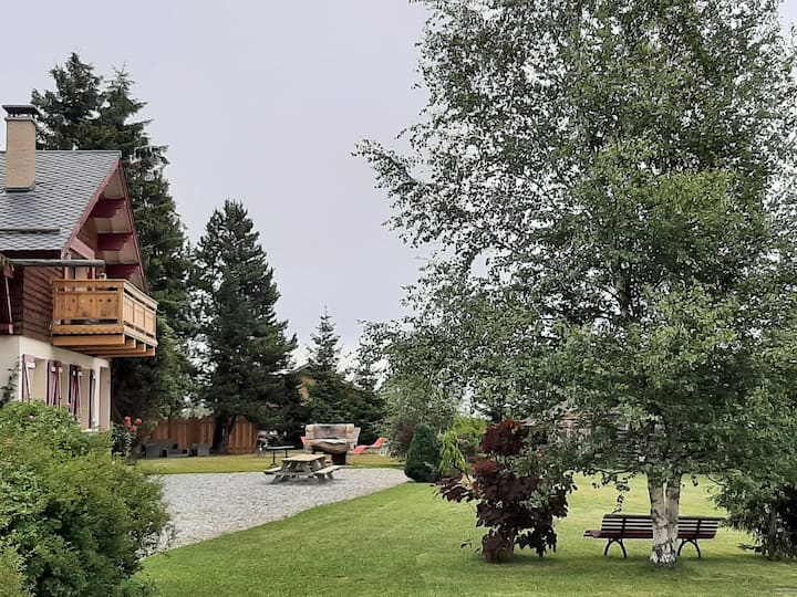 Chalet De Charme, Grand Jardin à 2min Du Centre. - Puyvalador