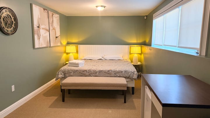 Cozy Retreat Near Everything | Clean & Comfortable - Charlottetown