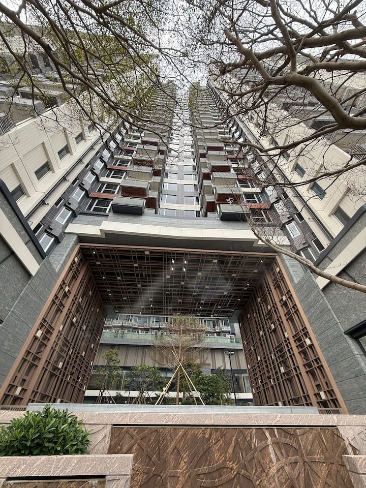 全新靚裝開放式，空間感闊落舒適，奶油清新簡約風，溫柔治癒
私人會所，泳池，健身房 - Sai Kung