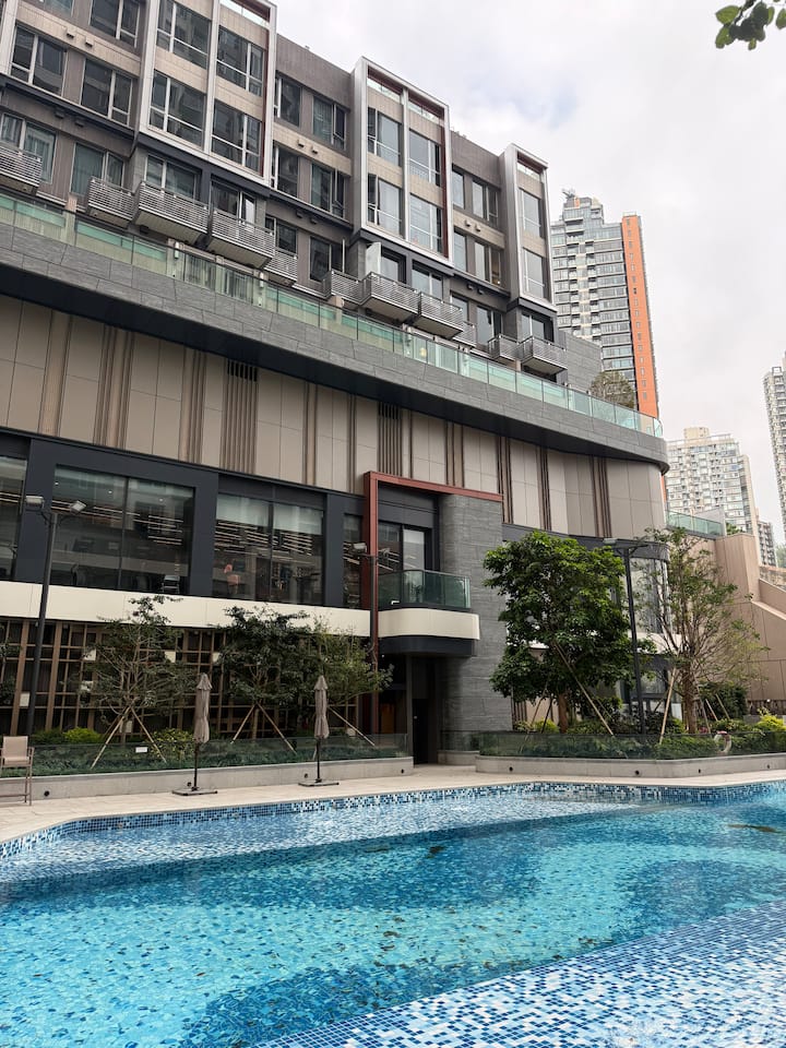 全新靚裝開放式，空間感闊落舒適，奶油清新簡約風，溫柔治癒
私人會所，泳池，健身房 - Hongkong