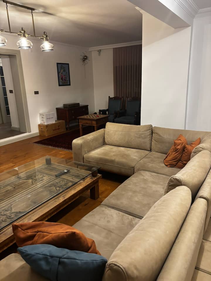 Denize 100 M, Müstakil, Geniş Bahçeli, Otoparklı - Urla