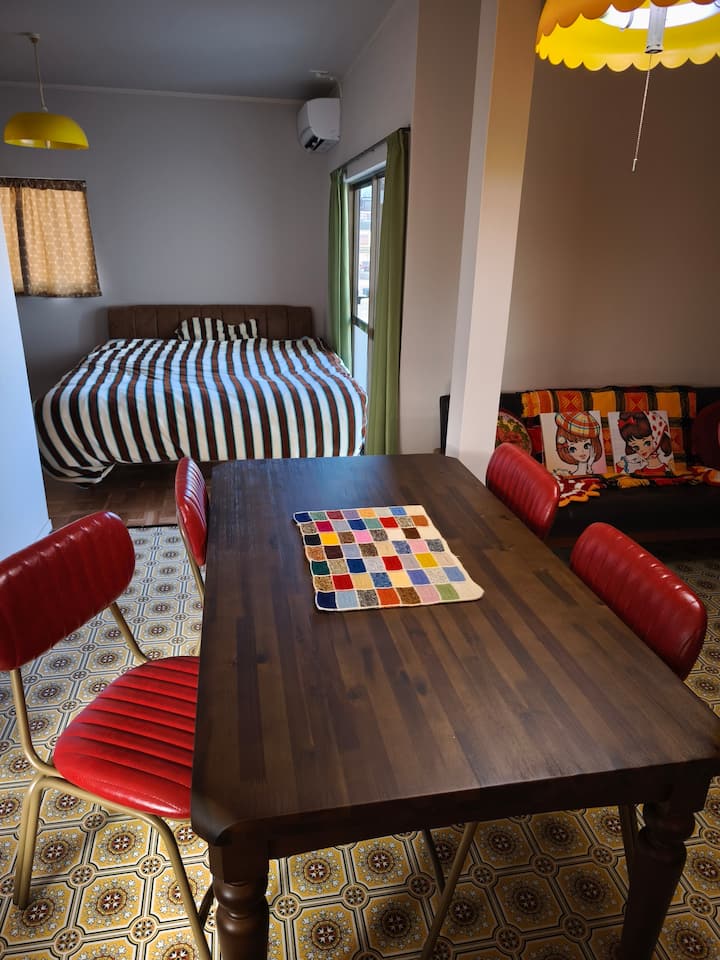 カンセキスタジアムに一番近い昭和レトロポップな貸し切りの宿。大人5名子供1名まで料金一律 - 우쓰노미야시