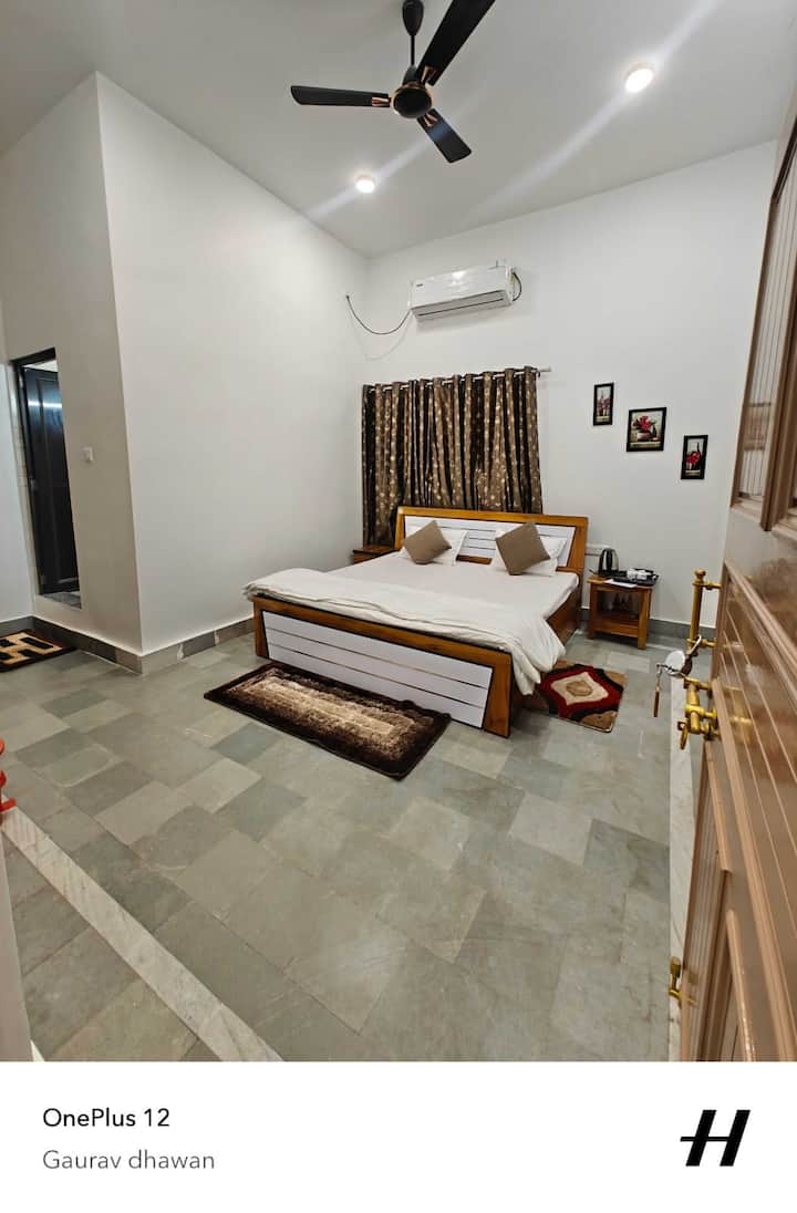 Kaashi Villas - Room 5 - Mughalsarai