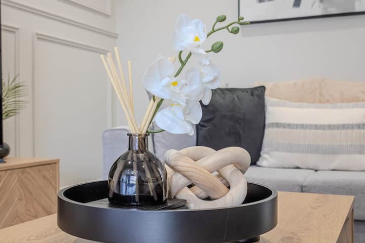 Contractor & Family Friendly |Big Discounts |Wifi - Bedford