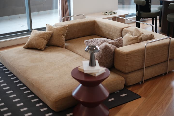 'Panorama' 2-bedroom Apt Near Mq Uni | Pool Gym - Ryde