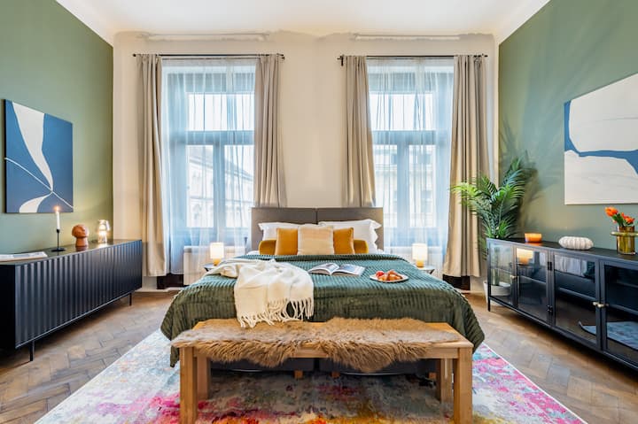 Bright 2bdr Apt. W/ Parking & Workspace • New Town - Prague