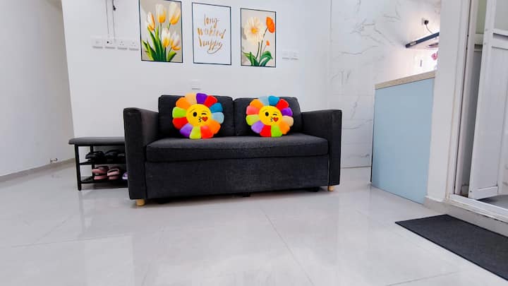 大两房、独立厕所、空调、电梯、旺角地铁站出口、大型购物商场、餐厅、交通方便、机场、澳门、中国巴士直达 - Wan Chai