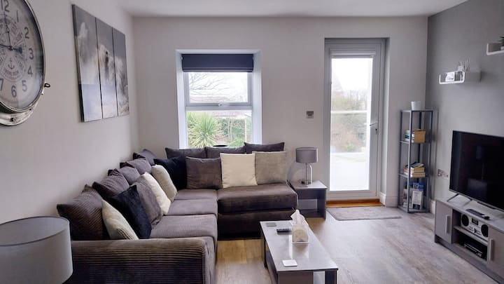 Casquets House Aprt 3, Alderney, Self-catering - Guernsey