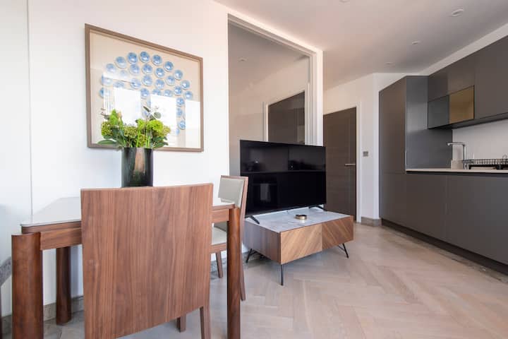 The Luxe One-bed Escape - Reading