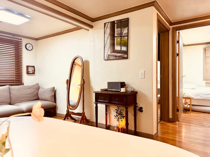 행리단길 감성스테이/5인숙박/주차지원/빔시네마·보드게임 - Suwon-si