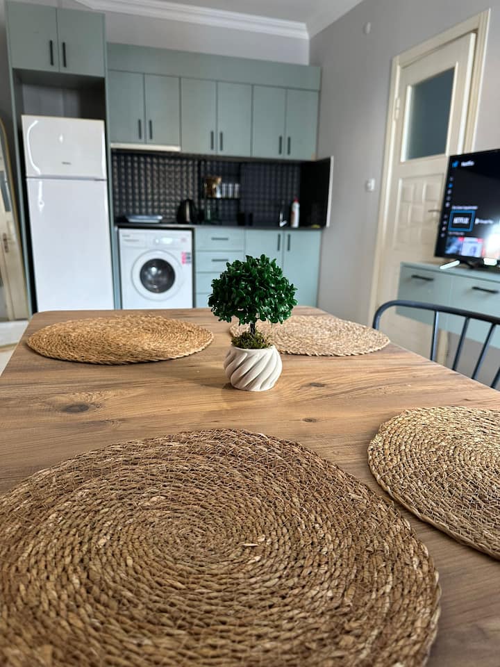 ŞEhir Merkezinde, Eski şEhir, Kale Içine, Shoping - Antalya