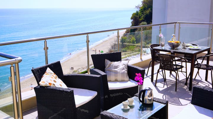 First Line Apartment With Frontal Sea View - Obzor