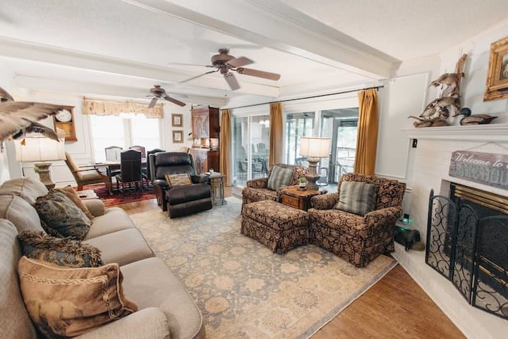 Large 5br Group Home Near Sardis Lake - Como, MS