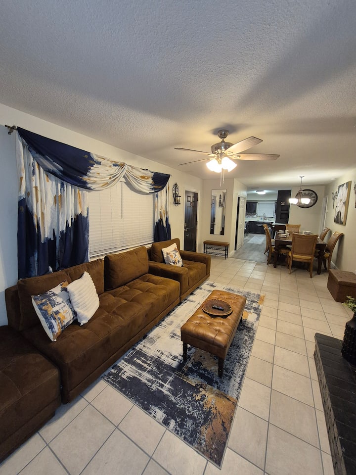 Beautiful & Comfy St. Pete 4/2 Duplex - St. Pete Beach, FL