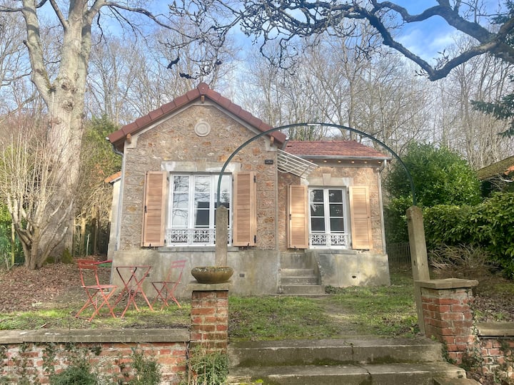 La Pomme D’api, Une Maisonnette Dans La Nature - Chevreuse