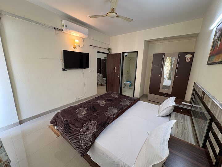 Sunshine Luxurious Home Stay Near Taj - Agra