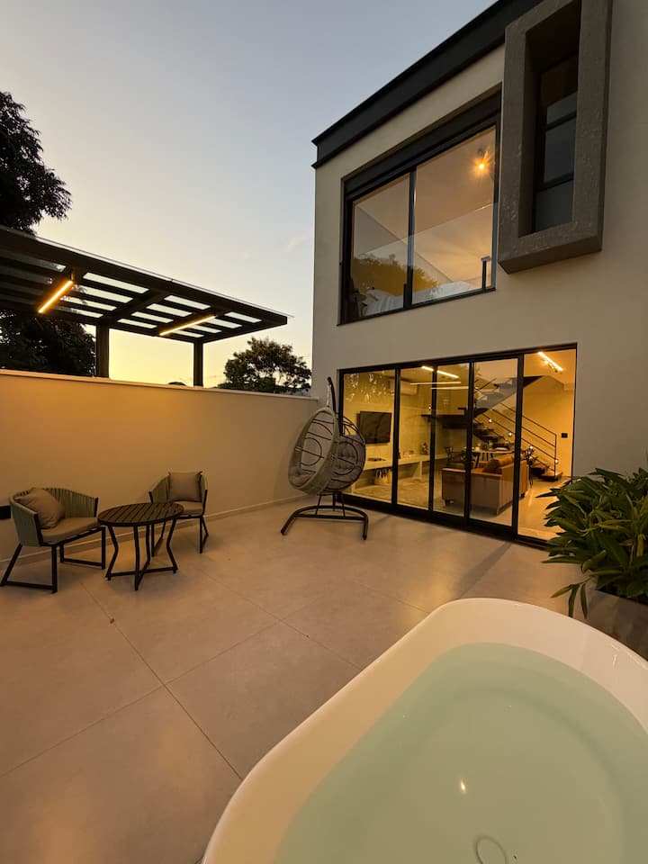 Loft Luxo Para Casal Com Banheira Aquecida - Socorro