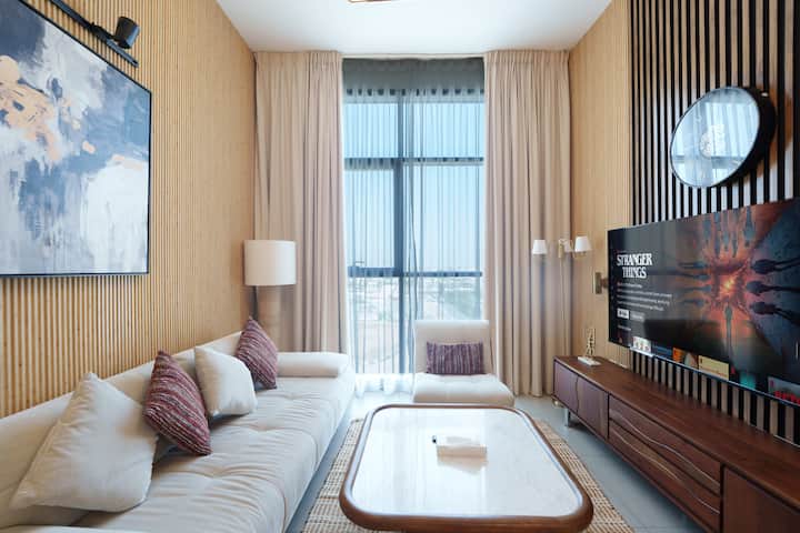 Golden Sunset Luxe 1br - Sharjah