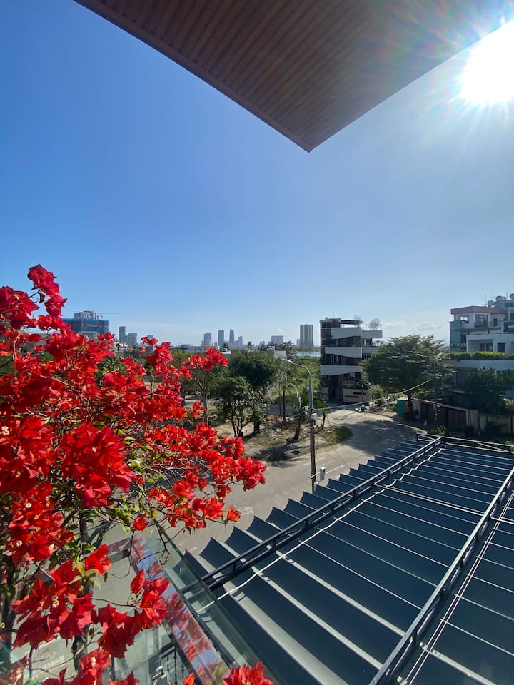 Enjoy Your Life With Sam Villa - 峴港