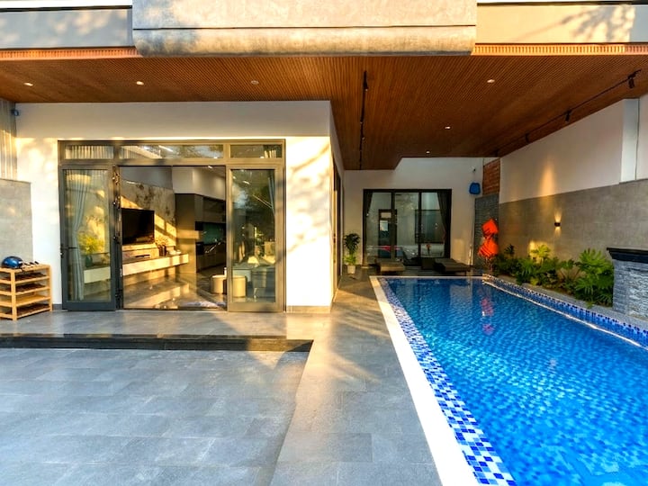 Enjoy Your Life With Sam Villa - 峴港