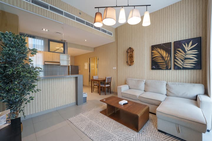 Luxury Sky-high Studio With Pool & Parking - Sharjah