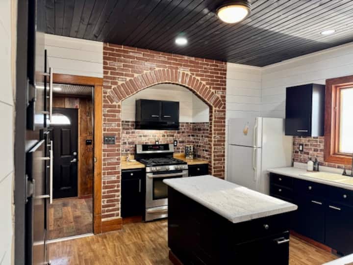 Country Charm And Stunning Sunsets, Near The City - Malvern, IA