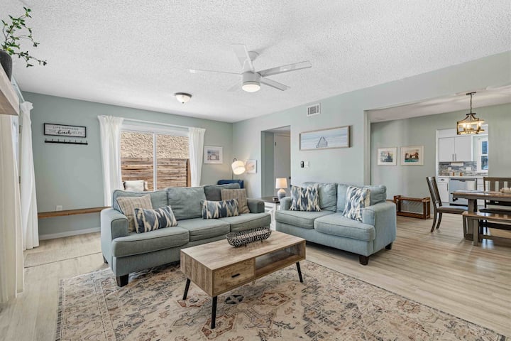 Gorgeous 3br Dog Friendly | Balcony | W/d - Fort Walton Beach, FL