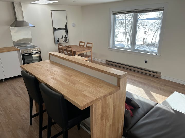 Riverview Furnished 1br With Deck & Beach Access - Nouveau-Brunswick