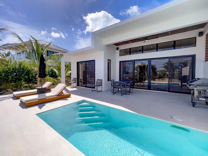 The Retreat, Spacious 1-bed, 1-bath Villa - Bahamas