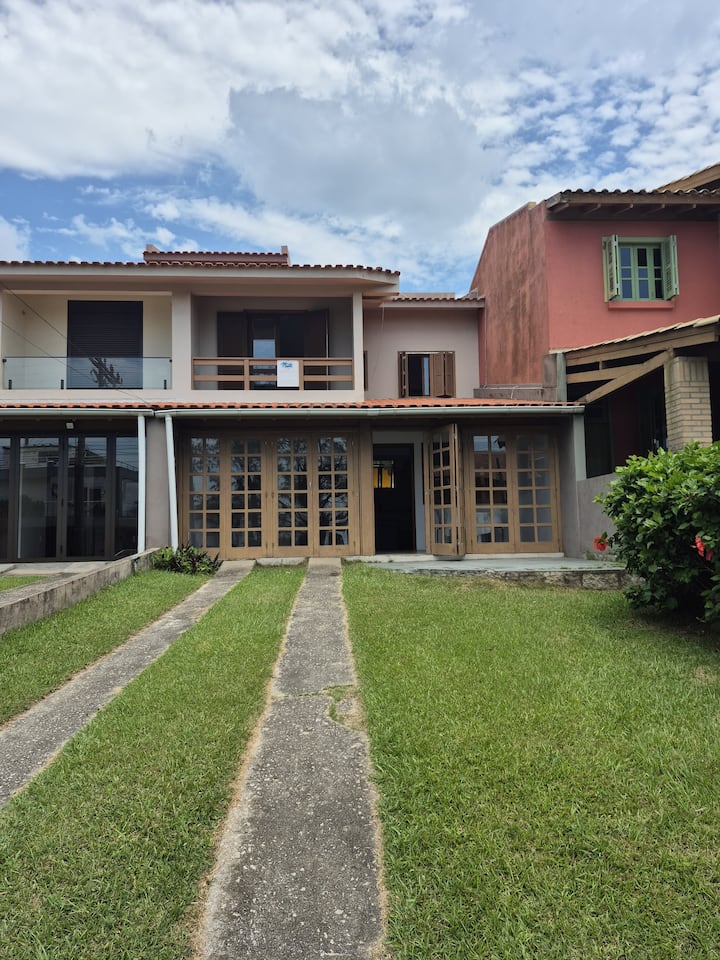 Casa - Uma Quadra Da Praia - Garopaba