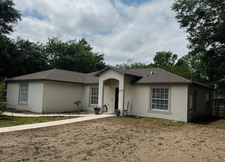 Ruby Retreat - DeLand, FL