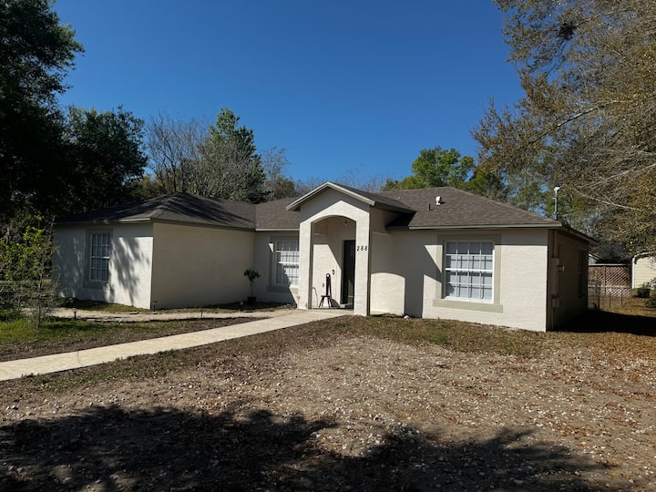 Ruby Retreat - DeLand, FL