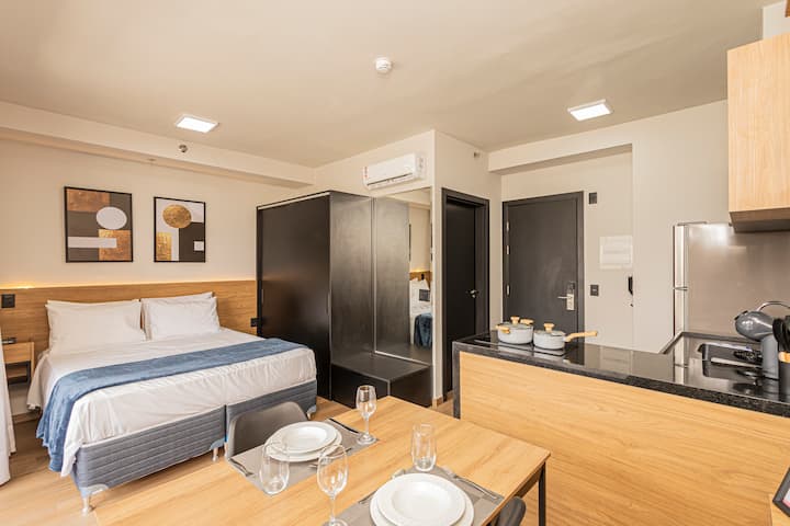 Sky_1811r - Cama Queen E Varanda Super Confortável - Barueri