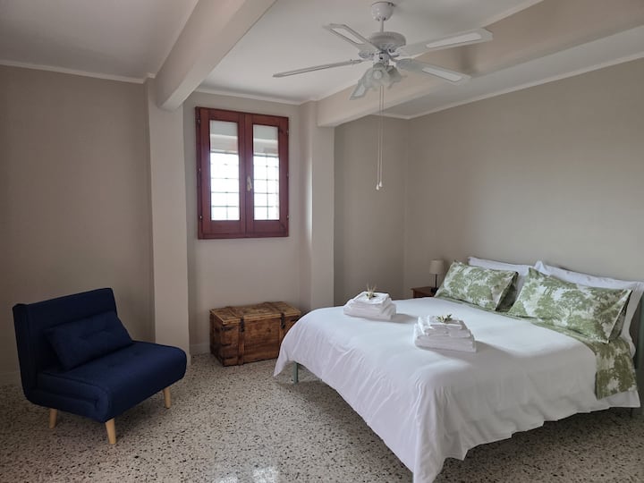 Romantic Garden Retreat For Two - Eboli