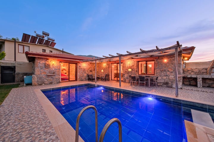 Kayaköy’de Lüks Villa | Geniş Bahçe • ÖZel Havuz - Kayaköy
