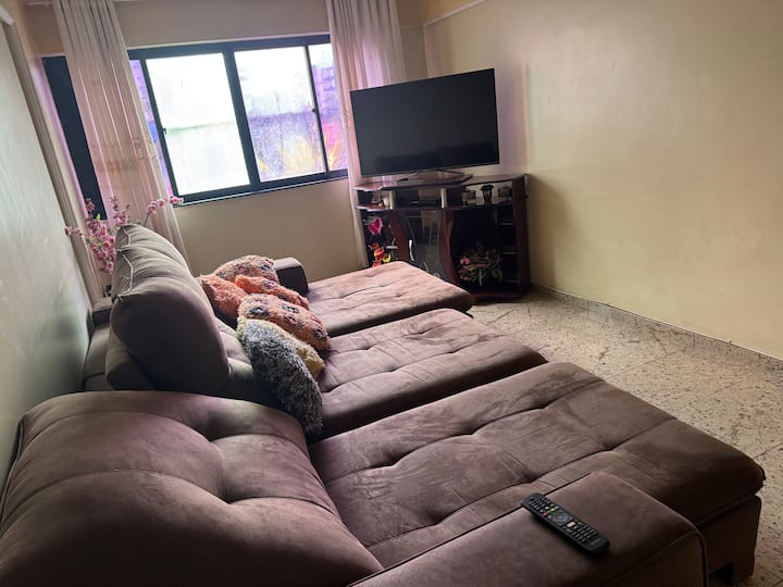 Fica 2 Km Da Rodoviária E 5 Km Do Aeroporto - Goiânia