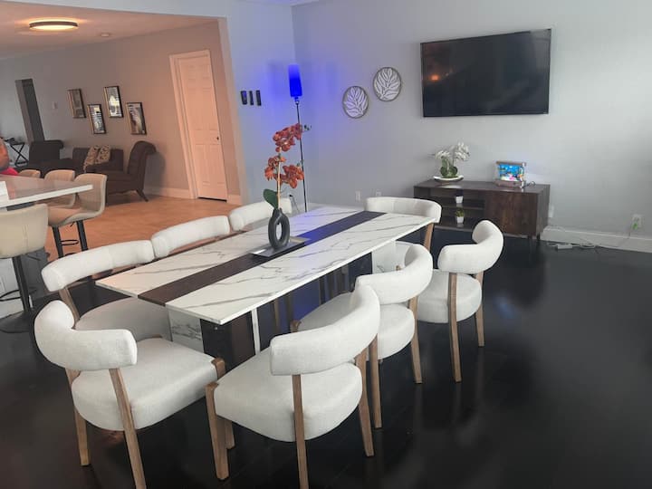 Village Mendez - Dania Beach, FL