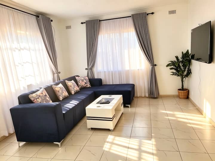 Cosy Cottage 5 Mins From Westgate Shopping Centre - Zimbabwe