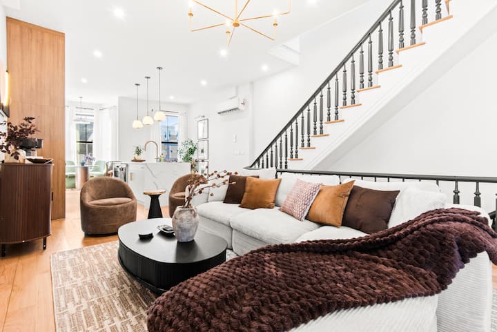 The Bergen Standard | 3bd 2ba Brownstone + Parking - Jersey City