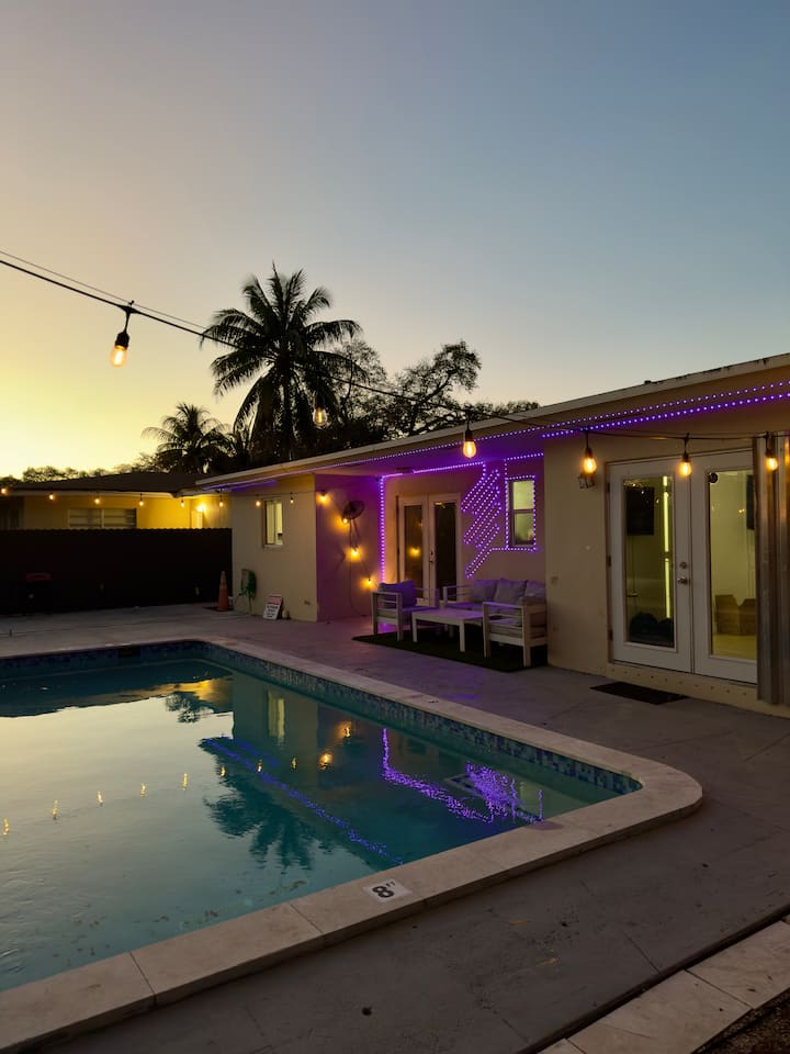 Luxury Miami Retreat | Private Pool Near Beach - North Miami Beach, FL