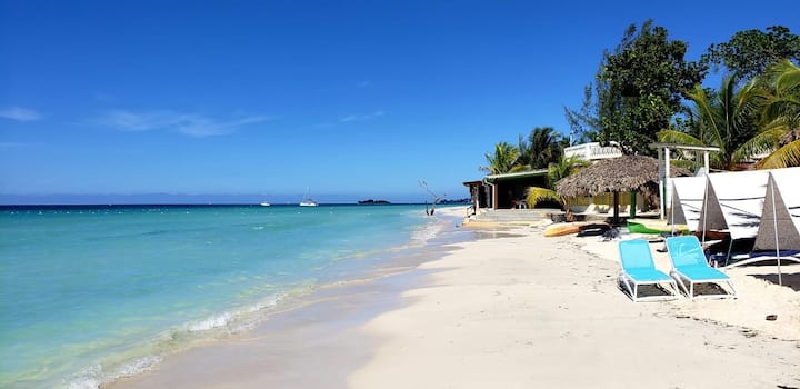 Judy House Negril - Passion Fruit - Double Budget - Negril