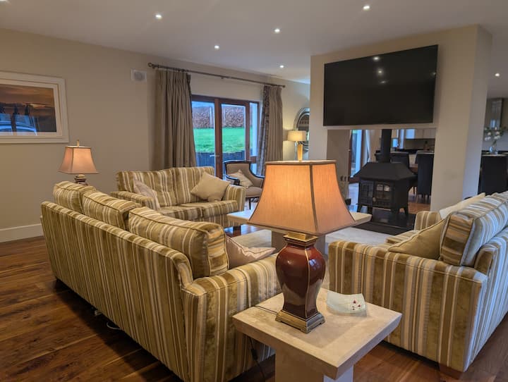 Two Bedroom Apartment With Views Of The Curragh - Kildare