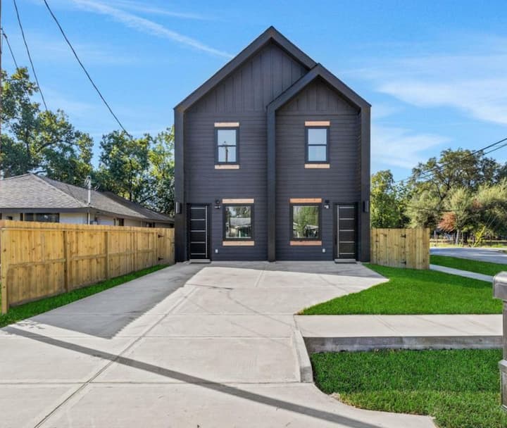 Blackout Haus Htx | 13 Minutes From Downtown - Houston, TX