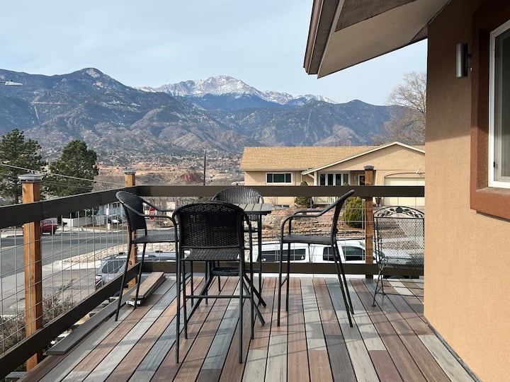 Top Floor- Views And A Deck! Not A Basement Hovel! - Manitou Springs, CO
