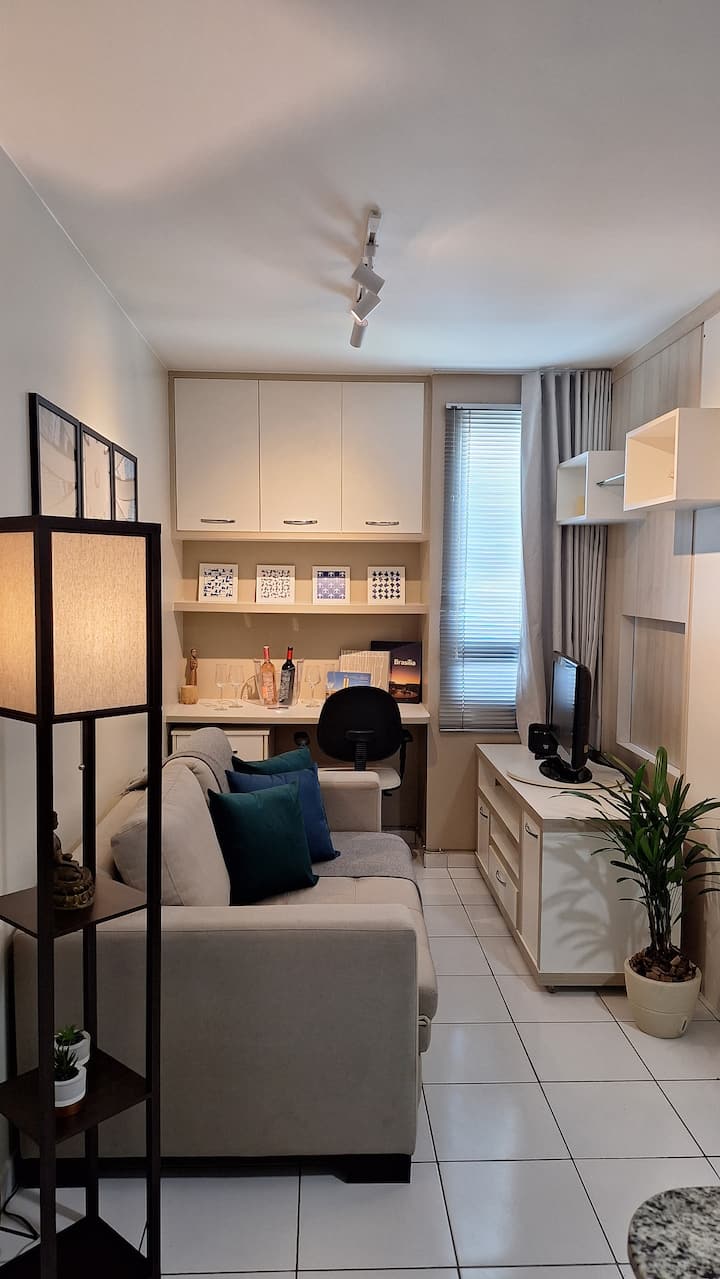 Estúdio Brasília, Em Rua Arborizada. - Brasília